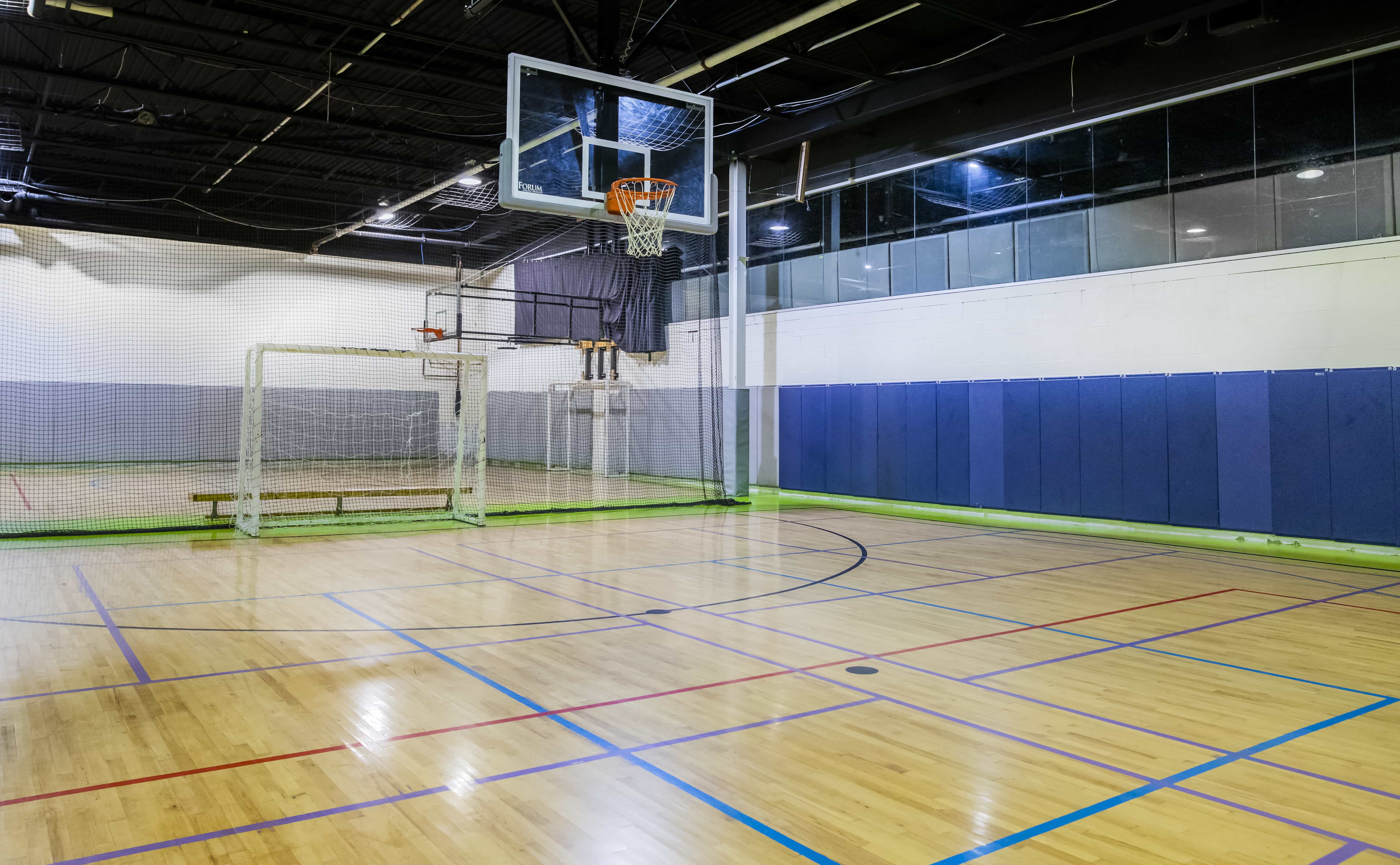 Indoor soccer and basketball courts - La Liga Toronto